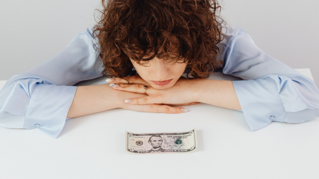 Gen Z Financial Pressure: Fast Casual Chains Collapse 47%