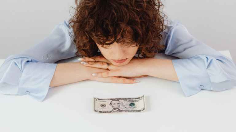 Gen Z Financial Pressure: Fast Casual Chains Collapse 47%