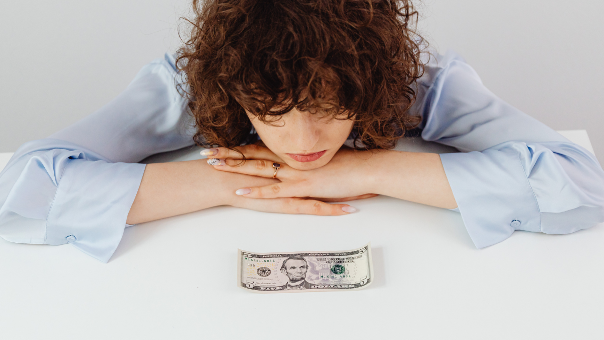 Gen Z Financial Pressure: Fast Casual Chains Collapse 47%